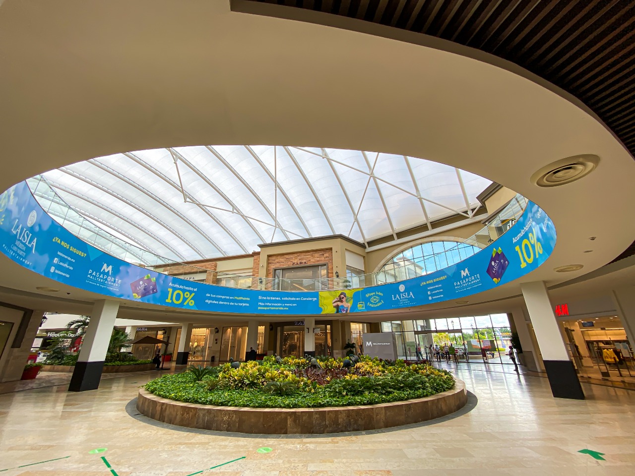 La Isla Mérida Malltertainment