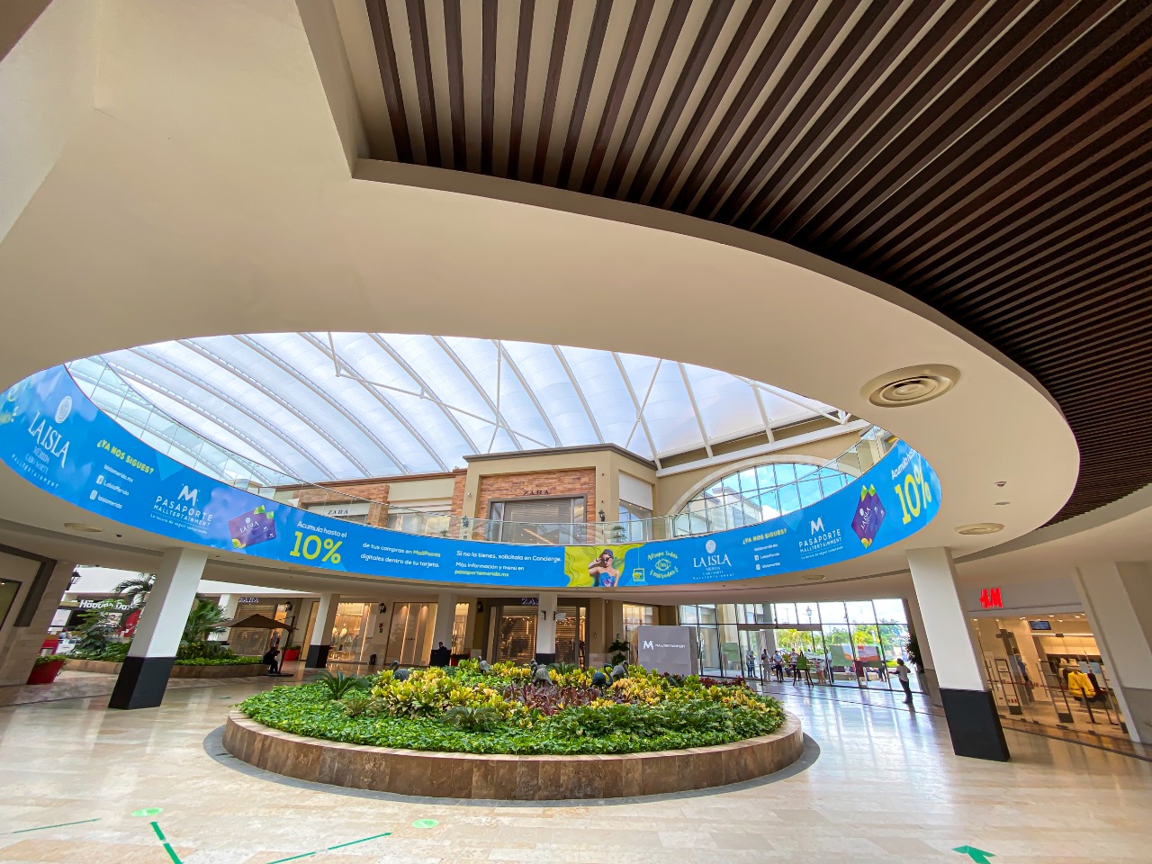 La Isla Mérida Malltertainment